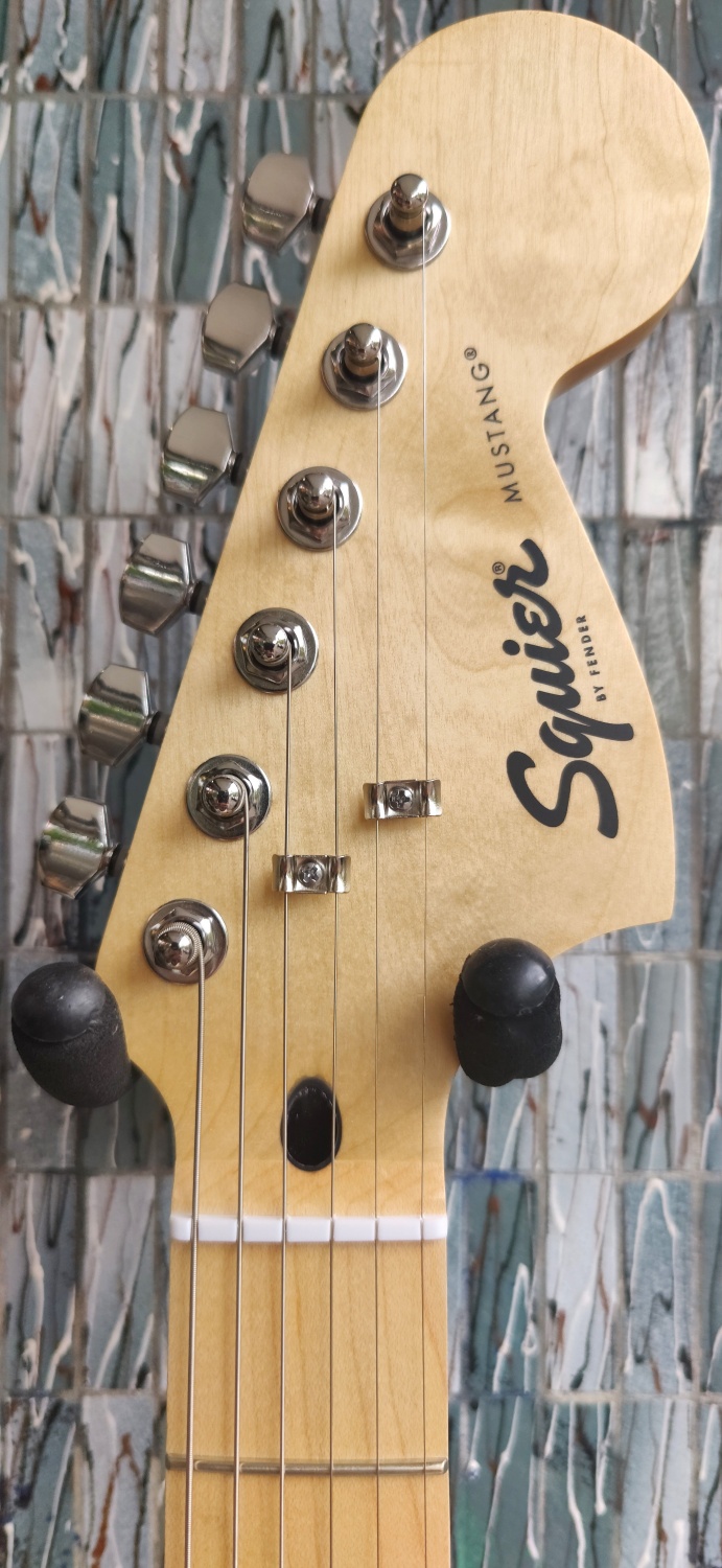 Squier Sonic Mustang HH, Maple Fingerboard, Flash Pink - jimmyegypt.com
