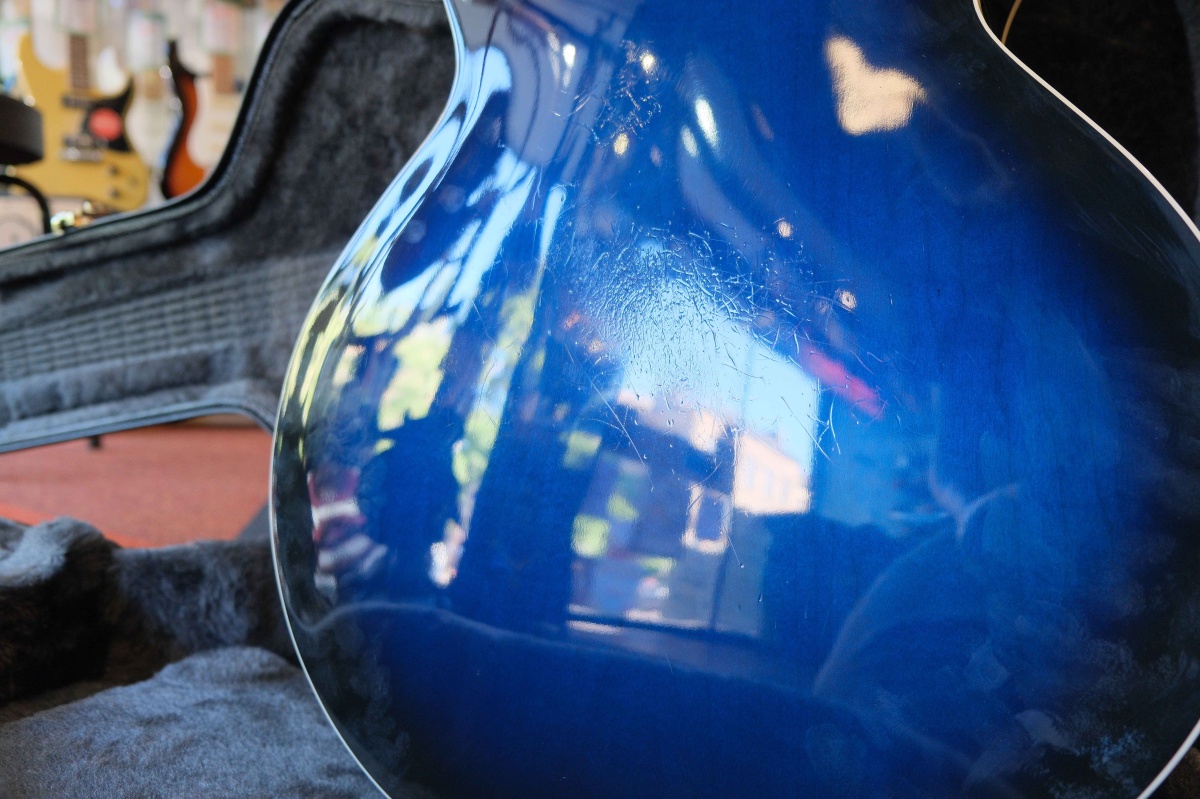Gibson 2003 ES-135, Gloss Blue-Burst (Pre-Owned) - jimmyegypt.com