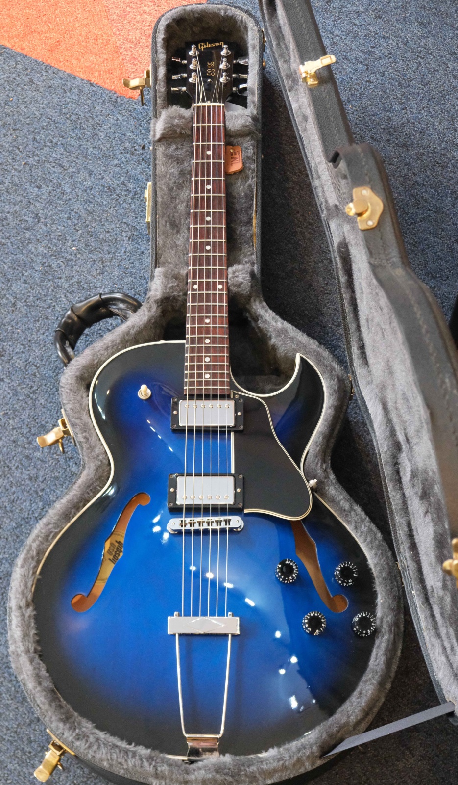 Gibson 2003 ES-135, Gloss Blue-Burst (Pre-Owned) - jimmyegypt.com